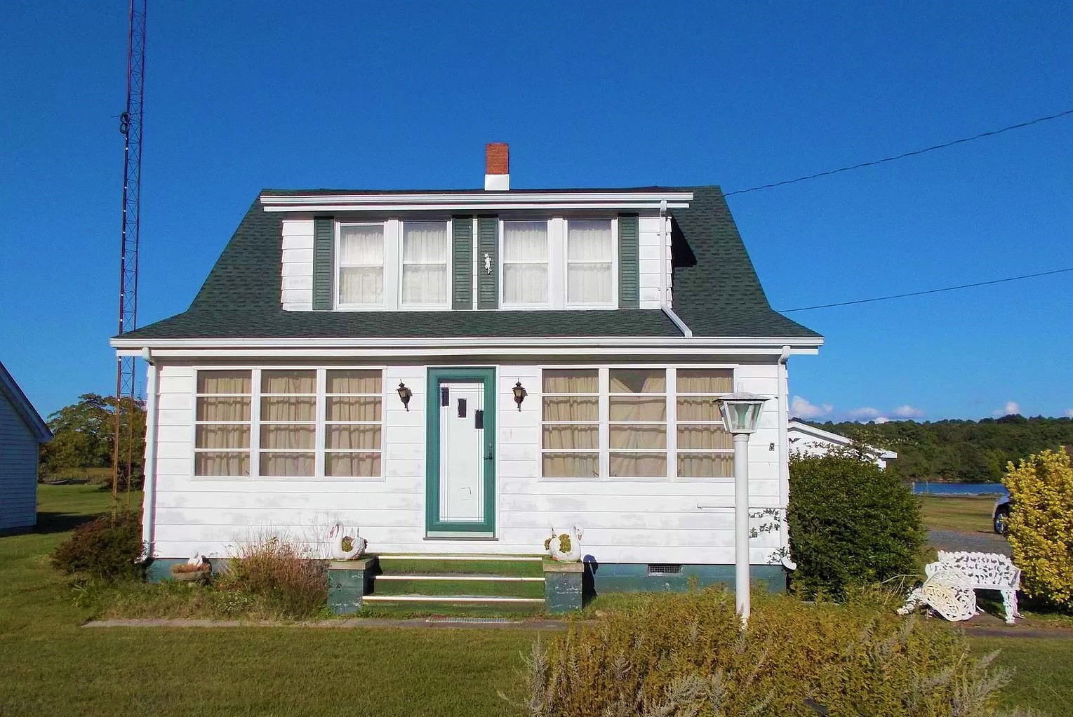 A Simple Cottage on the Bay – The Chesapeake Cottage